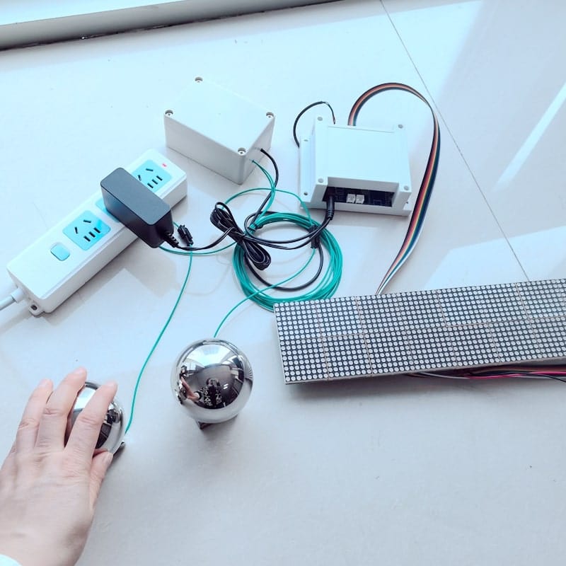 Interactive Clue Revealer|Handheld Activation Puzzle for Escape Room Game